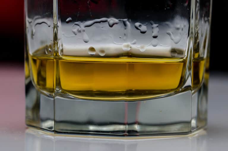 Why Mixing Whiskey with Water is Something You Should Do – Loving Whiskey